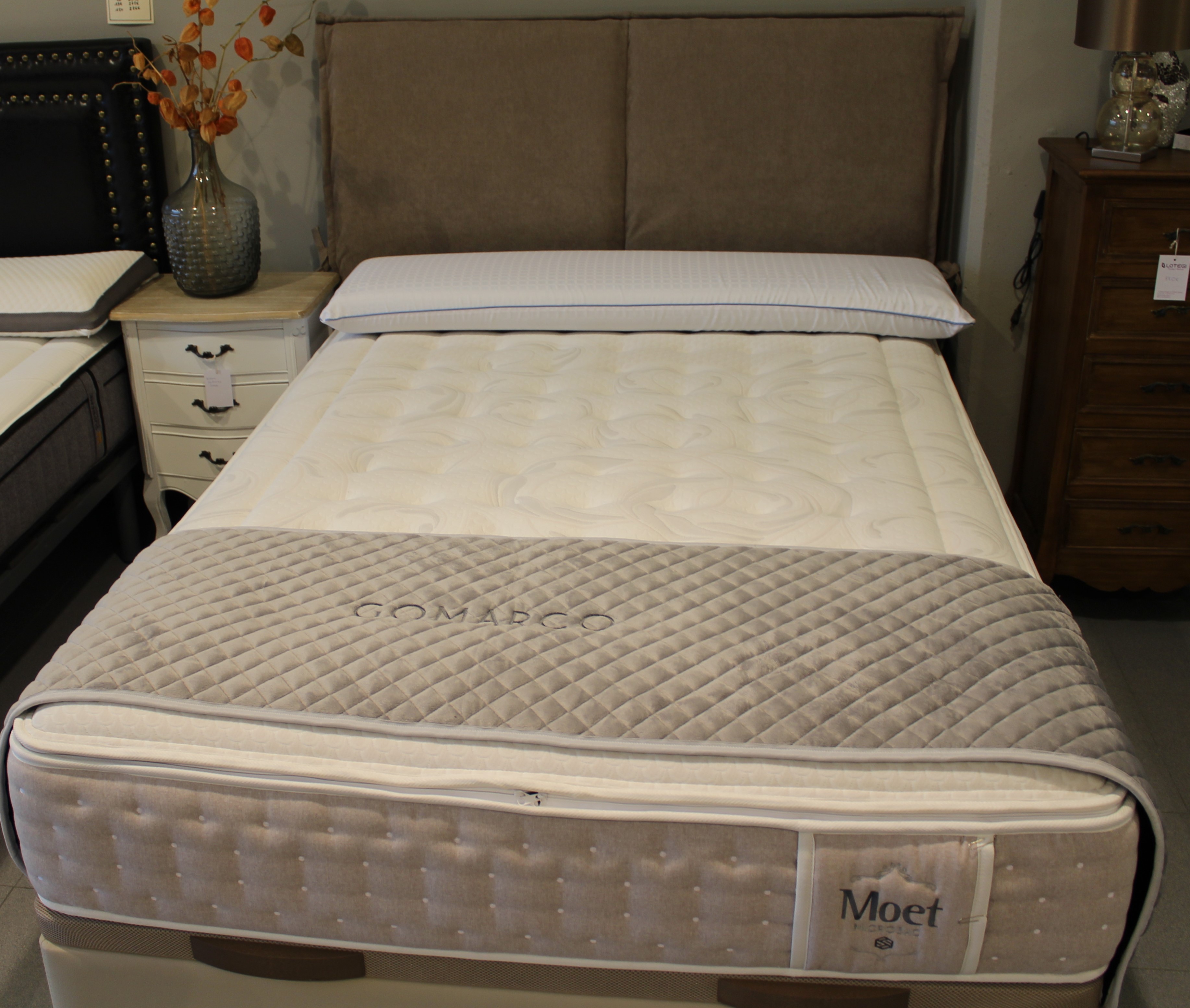 COLCHONERÍA, BASES TAPIZADAS Y CANAPÉS